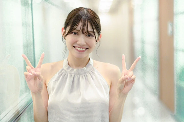令和初の貝殻水着に挑戦した現役女子大生・出町杏奈さんと女子トーク!「『貝殻でも何でもやります!』って感じでしたね。おバカなので(笑
